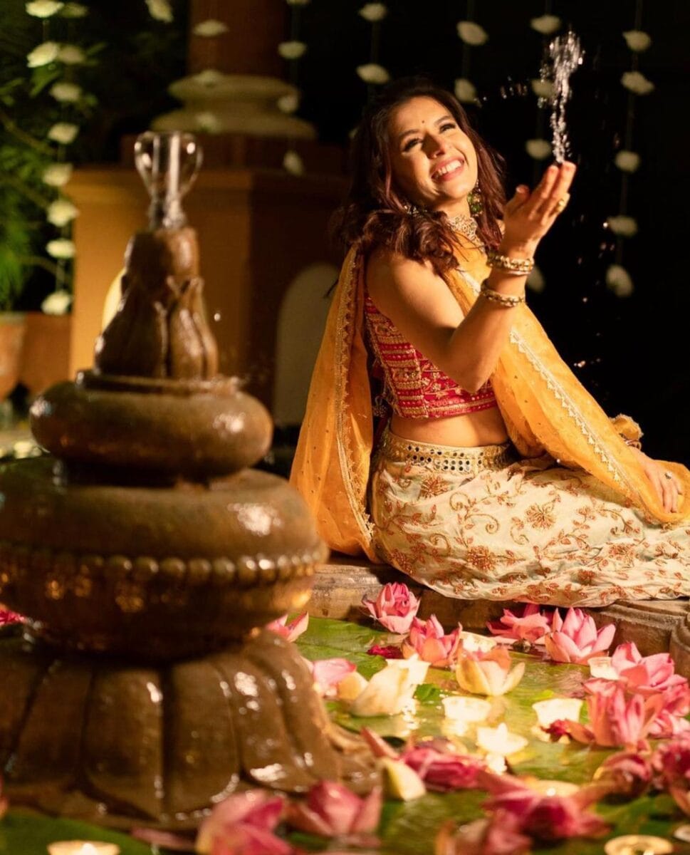 Prem Ratan Dhan Payo Singer Aishwarya Majmudar is back with a new track ...