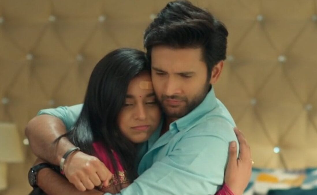 Kavya Ek Jazbaa, Ek Junoon| Adi and Kavya's hot romance in rain ...