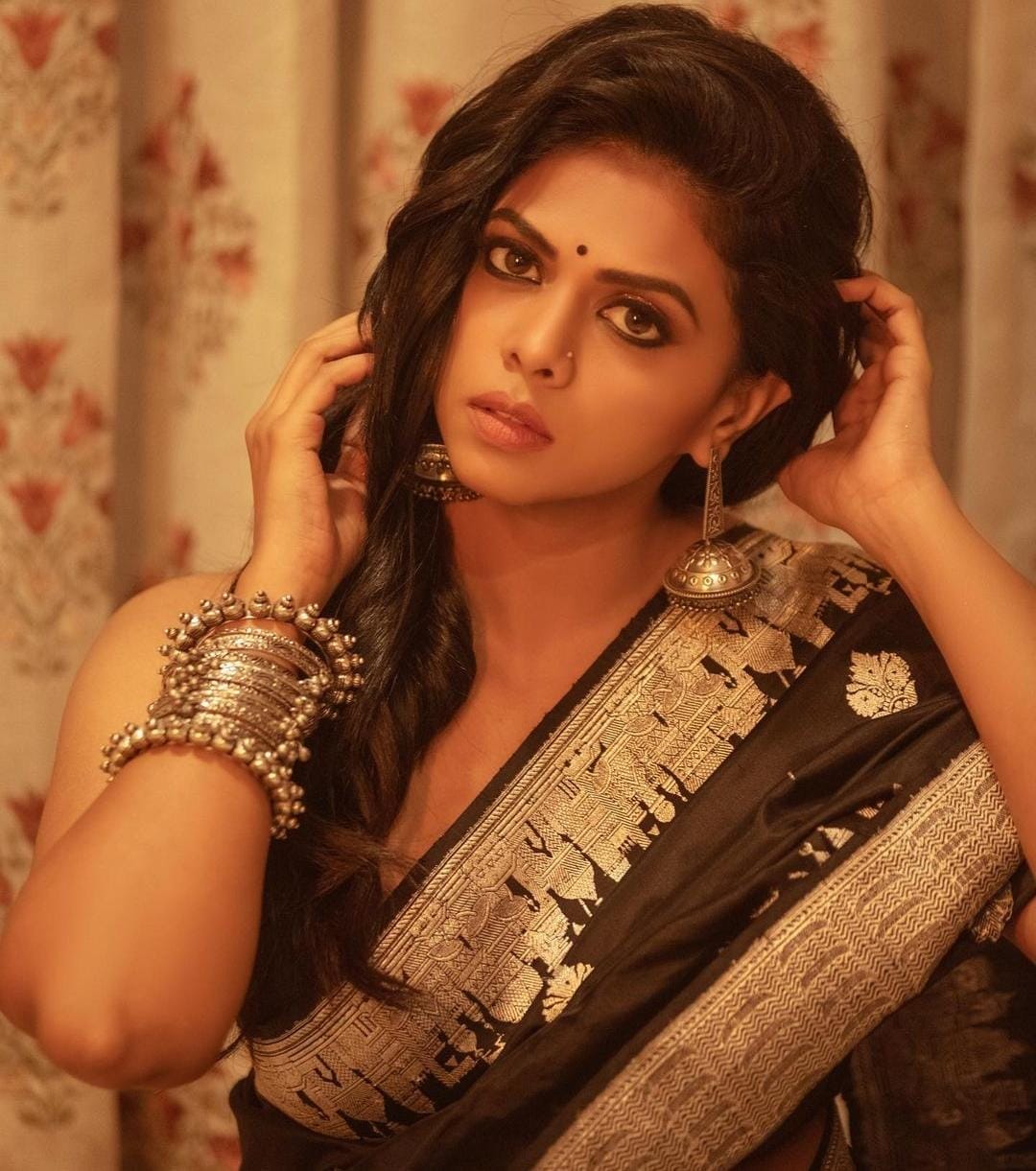 Here Is What Rutuja Bagwe, aka Vaiju, From The Star Plus Show Maati Se ...
