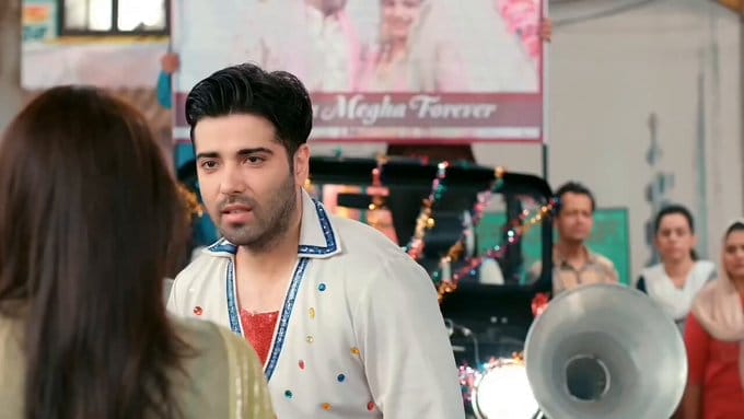 Megha Barsenge: Manoj becomes Megha's Nightmare, Megha Pours Scrotching ...