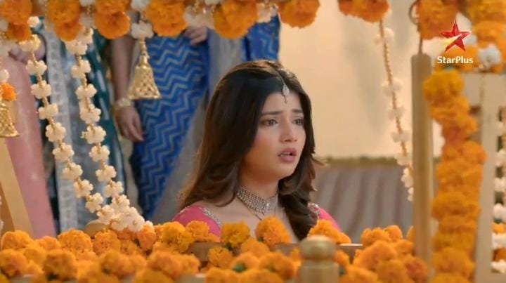 A New Twist Awaits To Knock The Doors Of Poddar Family, Leaving Abhira ...